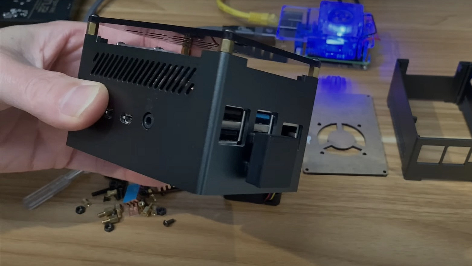 На базе Raspberry Pi 5 можно сделать красивый мини-ПК - Rozetked.me