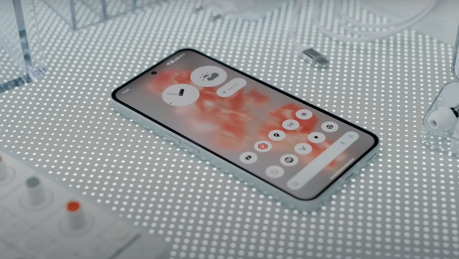 Белый Nothing Phone (2a) показался на рендерах - Rozetked.me
