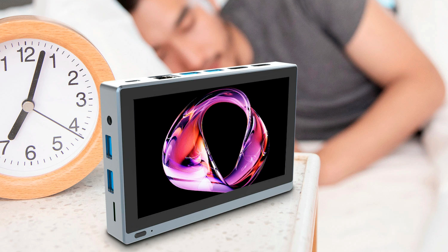 Gloture выпустила портативный ПК со встроенным аккумулятором и экраном - Rozetked.me