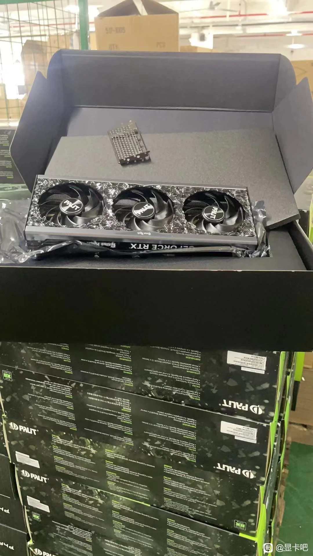 Фото: китайцы массово переделывают RTX 4090 в ускорители для ИИ ...