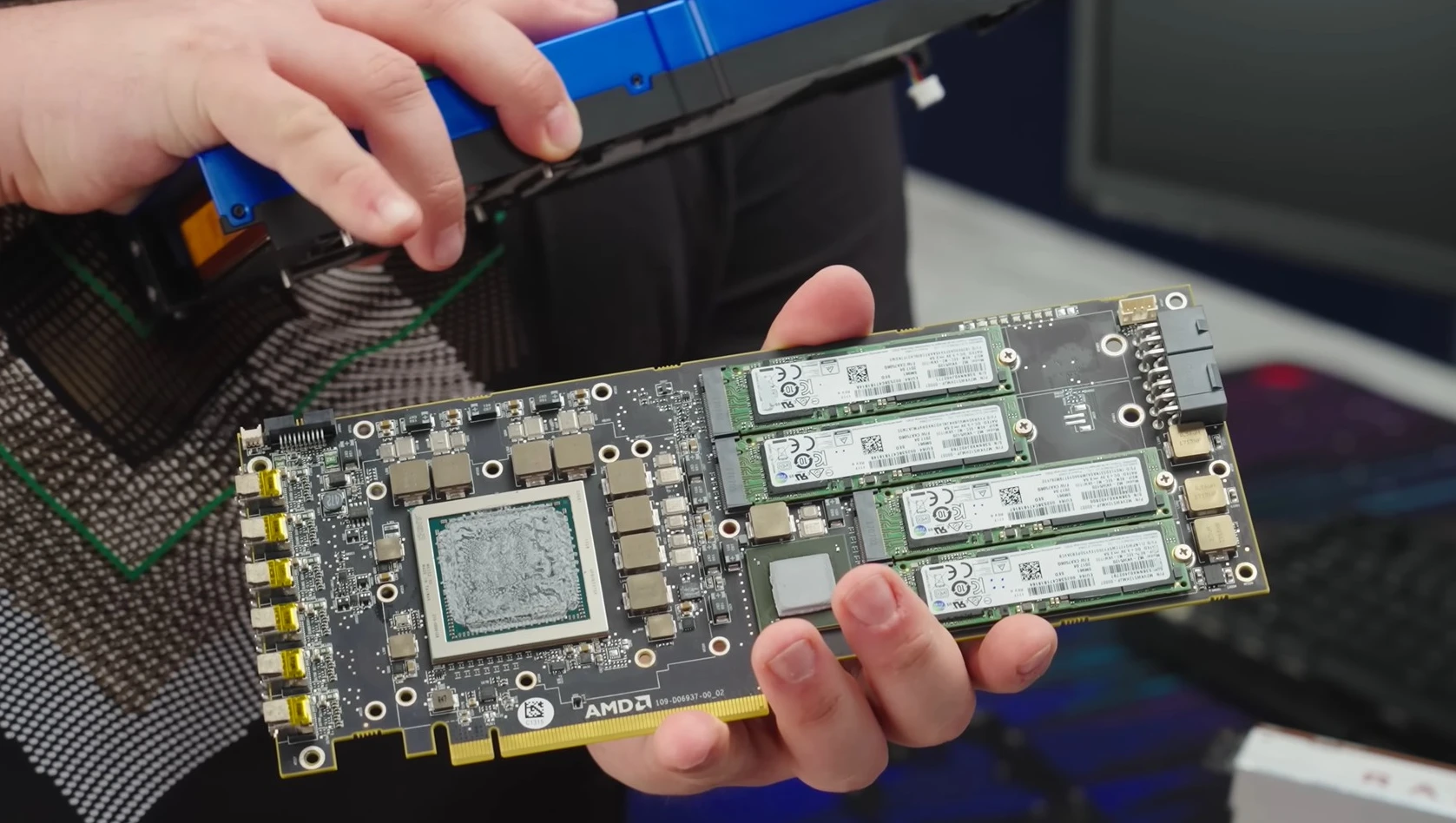 Asus выпустила видеокарту со встроенным слотом для SSD - Rozetked.me